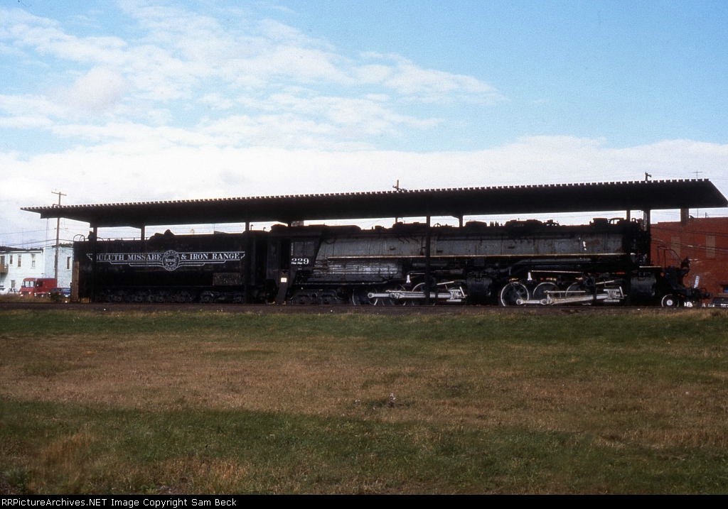 DM&IR 229 Yellowstone